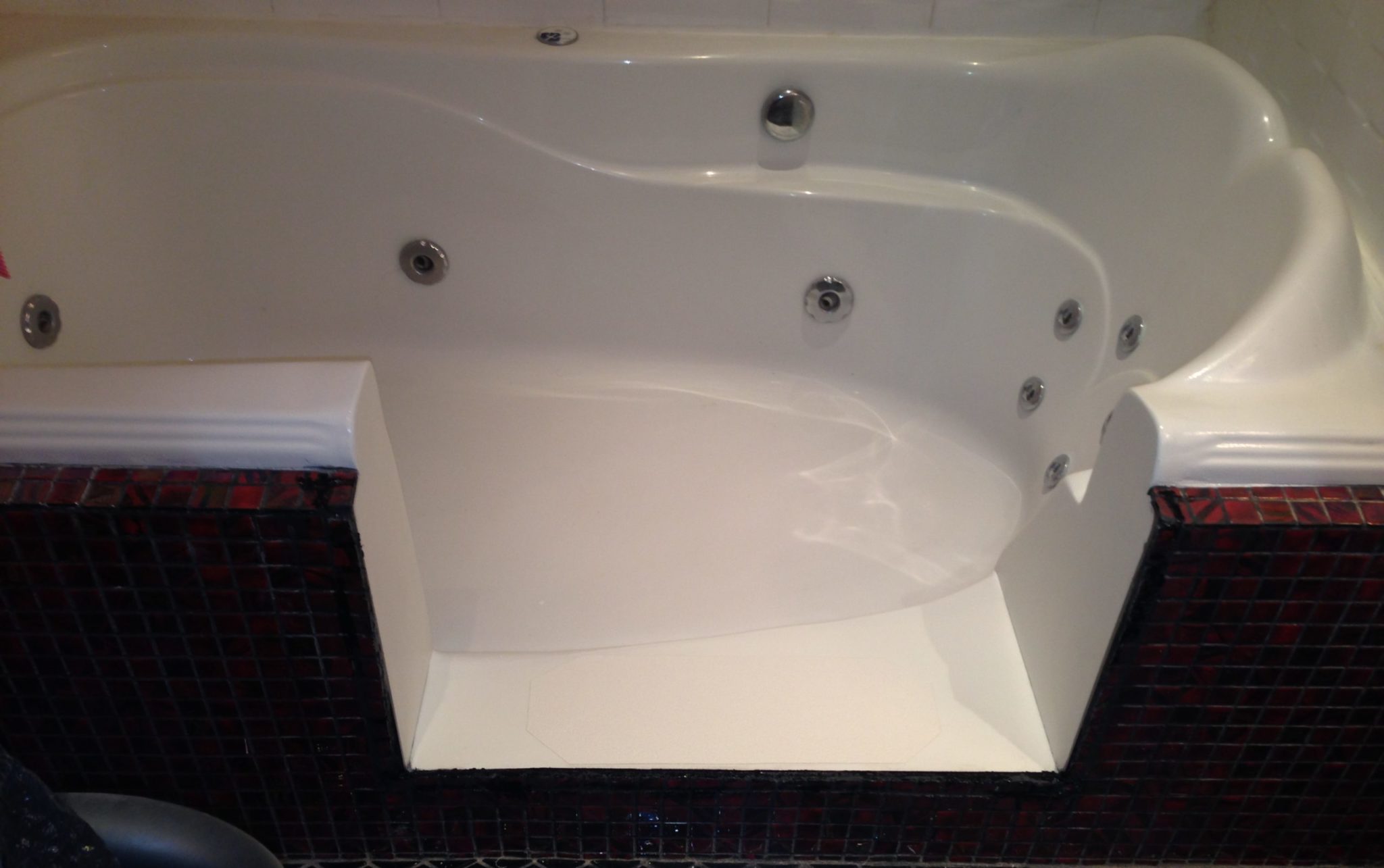 Tub To Shower Conversion in Hawaii | Walk-In Tubs in HI | The TubcuT™